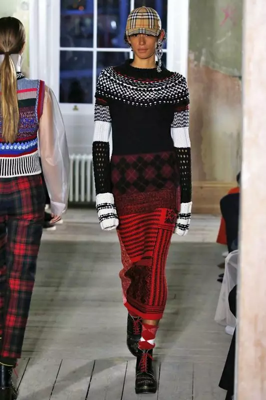 Kulminaĵoj de Londona Modsemajno: Burberry! Christopher Kane! Petro Pilotto! 26379_7