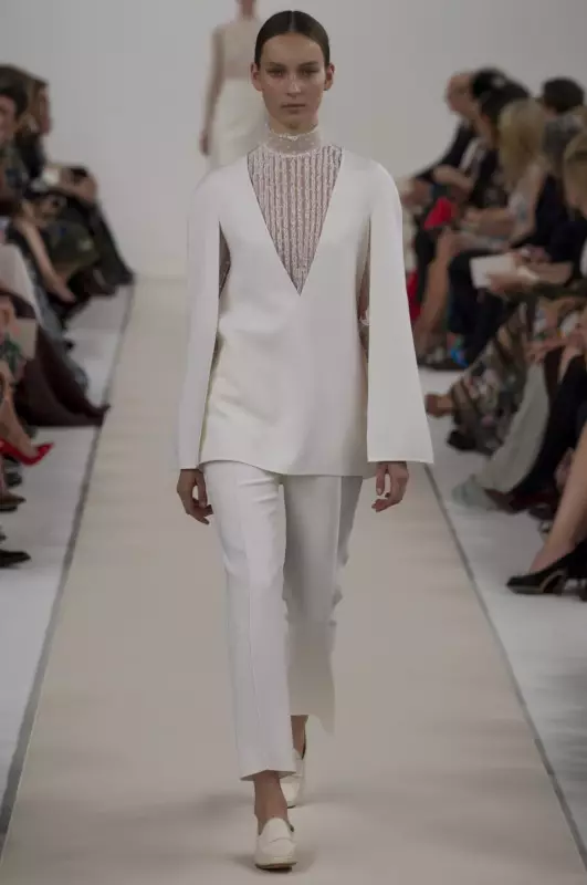 Valentino представляет Winter White Look на показе Haute Couture в Нью-Йорке 26382_14
