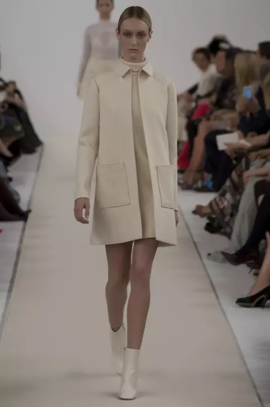 Valentino представляет Winter White Look на показе Haute Couture в Нью-Йорке 26382_17