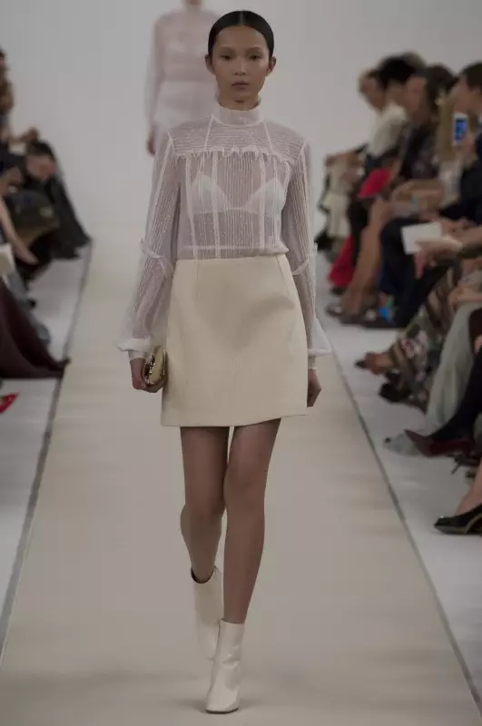 Valentino представляет Winter White Look на показе Haute Couture в Нью-Йорке 26382_18