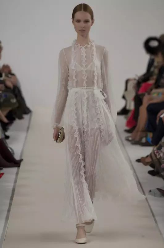 Valentino представляет Winter White Look на показе Haute Couture в Нью-Йорке 26382_25