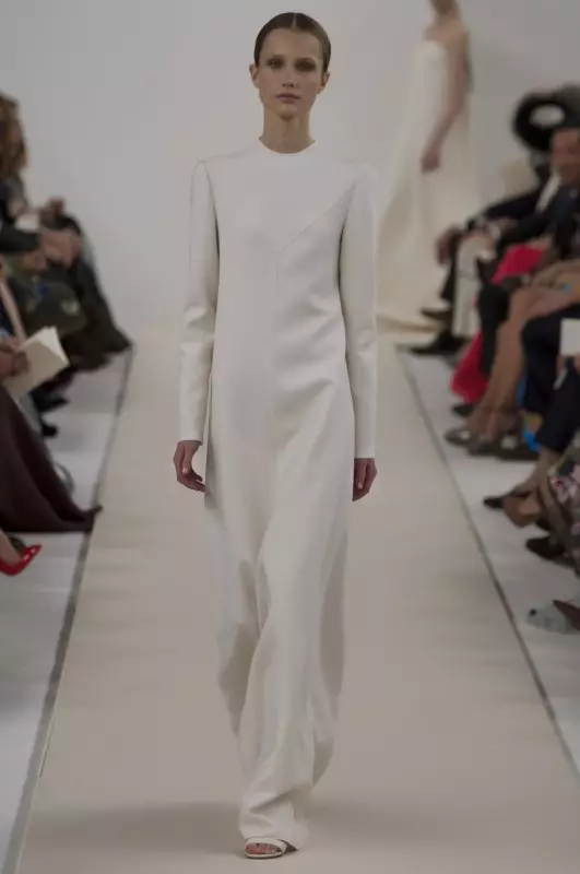 Valentino представляет Winter White Look на показе Haute Couture в Нью-Йорке 26382_32