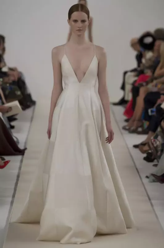 Valentino представляет Winter White Look на показе Haute Couture в Нью-Йорке 26382_37