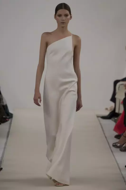 Valentino представляет Winter White Look на показе Haute Couture в Нью-Йорке 26382_38