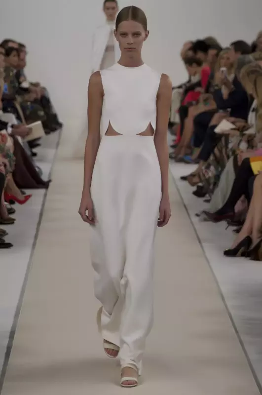 Valentino debiutuoja Winter White žiūri į savo Haute Couture šou Niujorke 26382_39