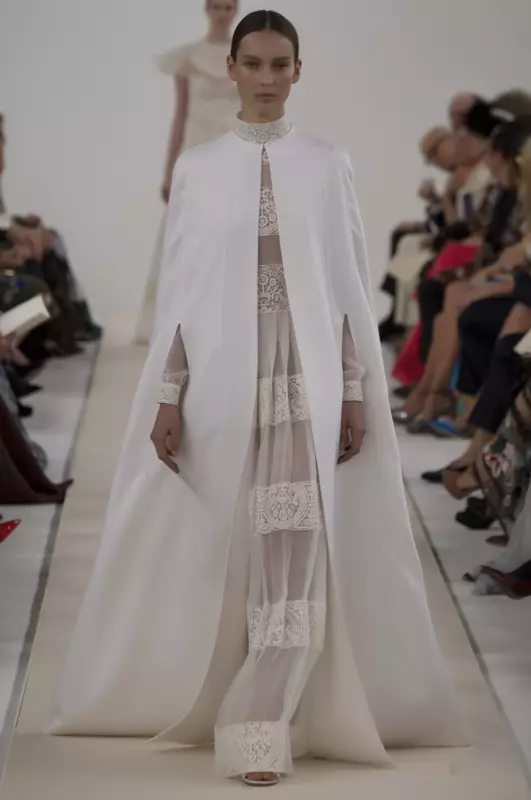 Valentino представляет Winter White Look на показе Haute Couture в Нью-Йорке 26382_40