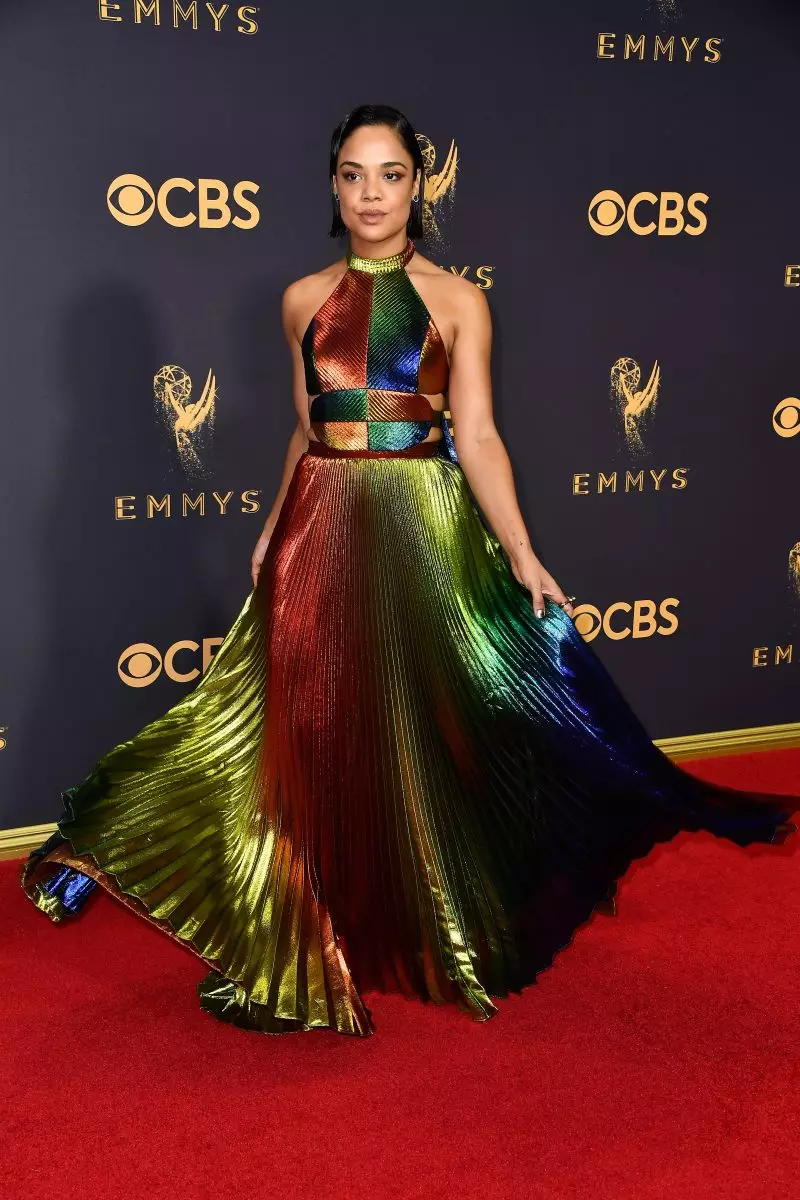 Zoë Kravitz, Tessa Thompson & More ทำให้ Emmys Best Dressed List 26516_2