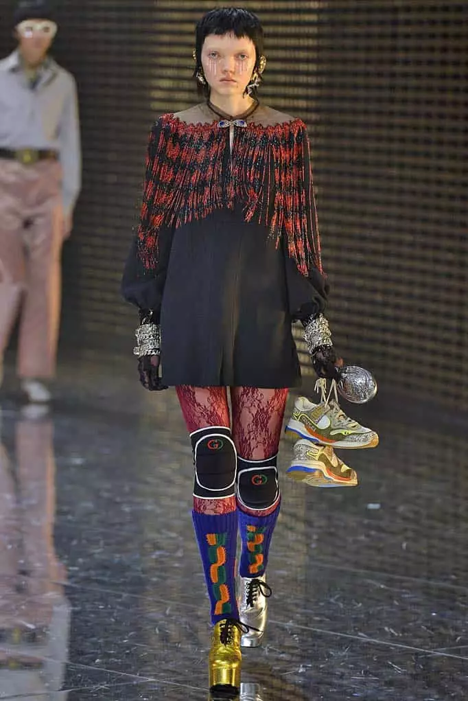 Unsa ni nga Fresh Horror? Gucci Fall 2019! 26581_21