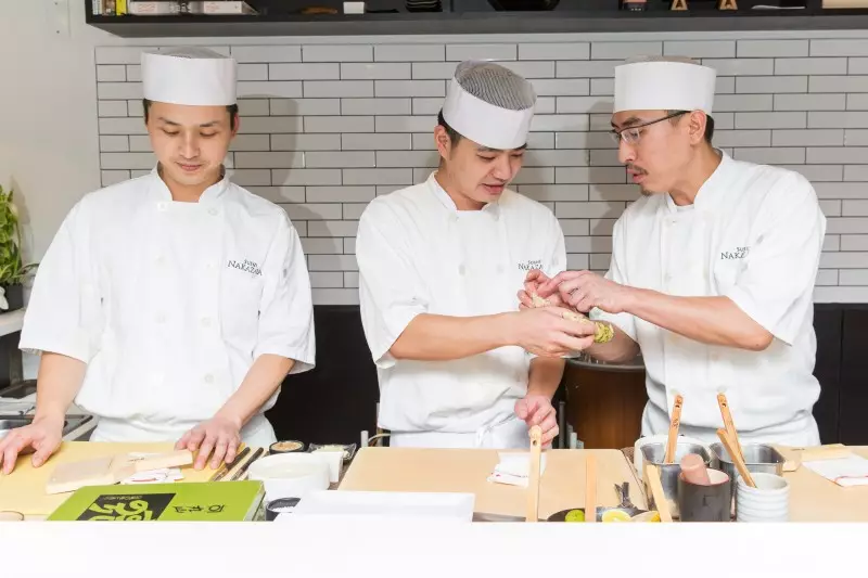 Deixeu-los menjar sushi! Adeam organitza un sopar elegant amb Chloe Perrin a Sushi Nakazawa 26591_21