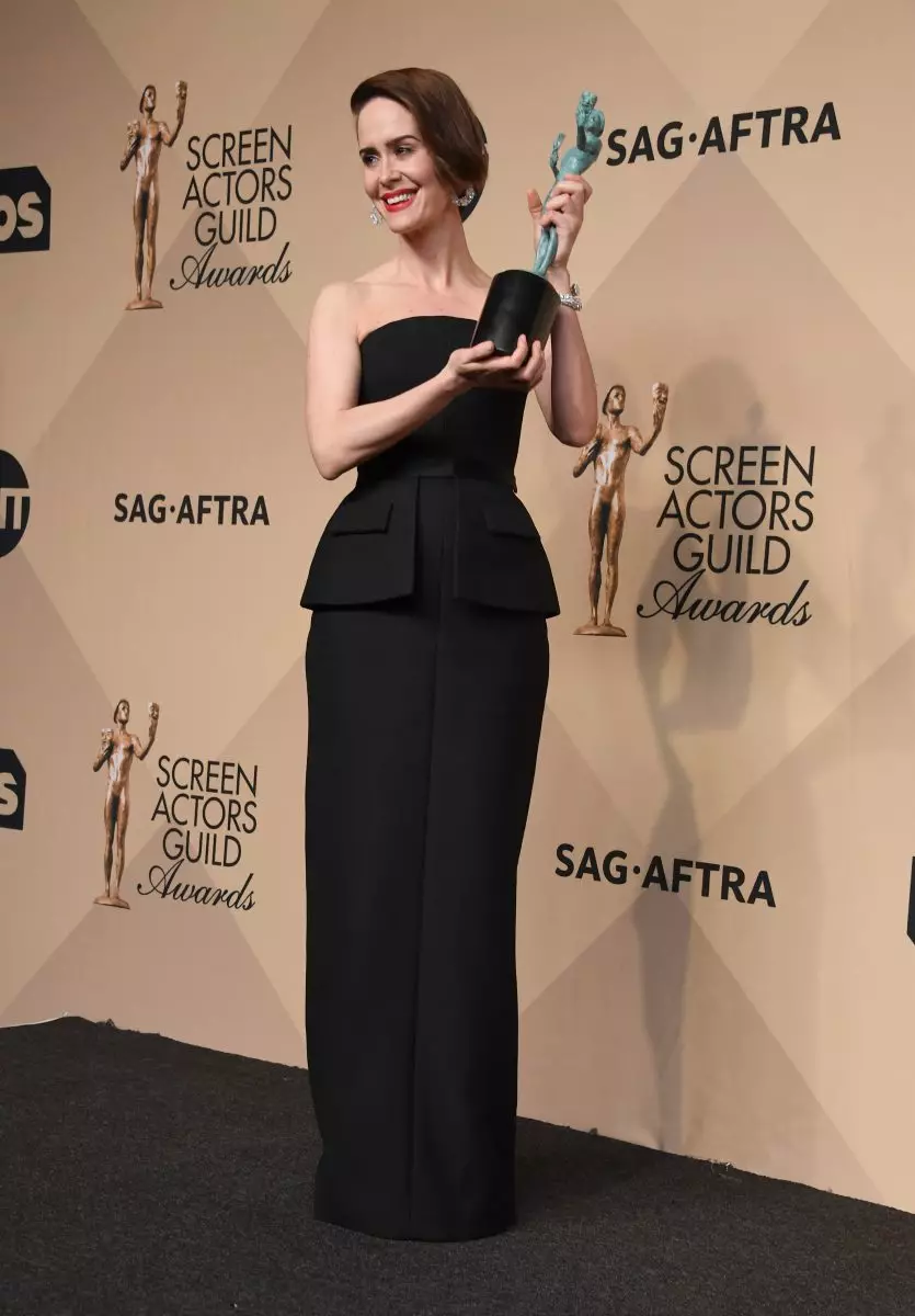 米歇尔！艾玛！克里斯汀！ 2017 年 SAG 奖的 16 款最佳造型 26616_23