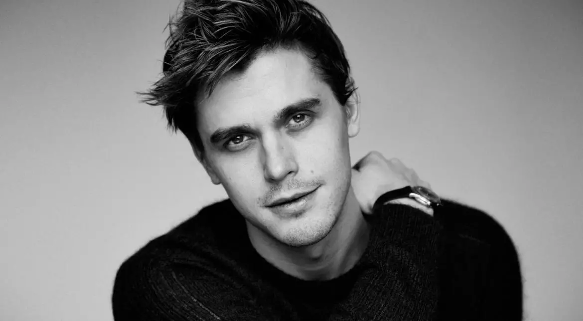 U-Antoni Porowski we-Queer Eye ufumana iiModeli zaMadoda kanye ngendlela eyoyikeka njengaye wonke umntu