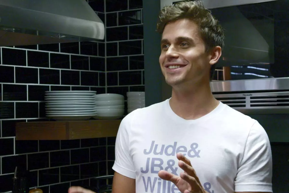 Queer Eye ၏ Antoni Porowski သည် အခြားသူများကဲ့သို့ ကြောက်စရာကောင်းသည့် အမျိုးသားမော်ဒယ်များကို ရှာဖွေတွေ့ရှိသည် 26787_3