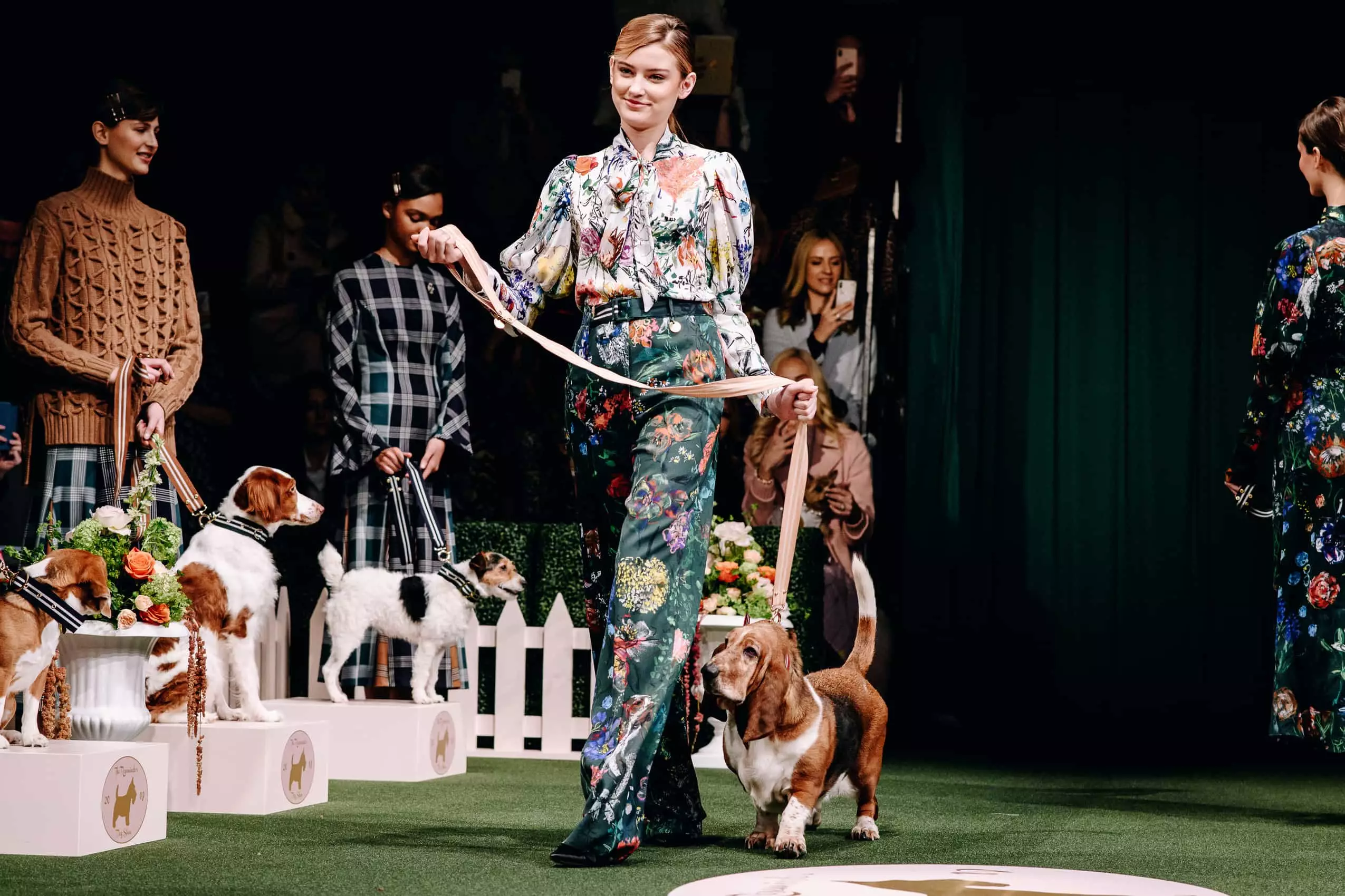 Ας συμφωνήσουμε όλοι ότι το Runway Dog Show της Lela Rose ήταν το πιο χαριτωμένο πράγμα ποτέ 26802_12