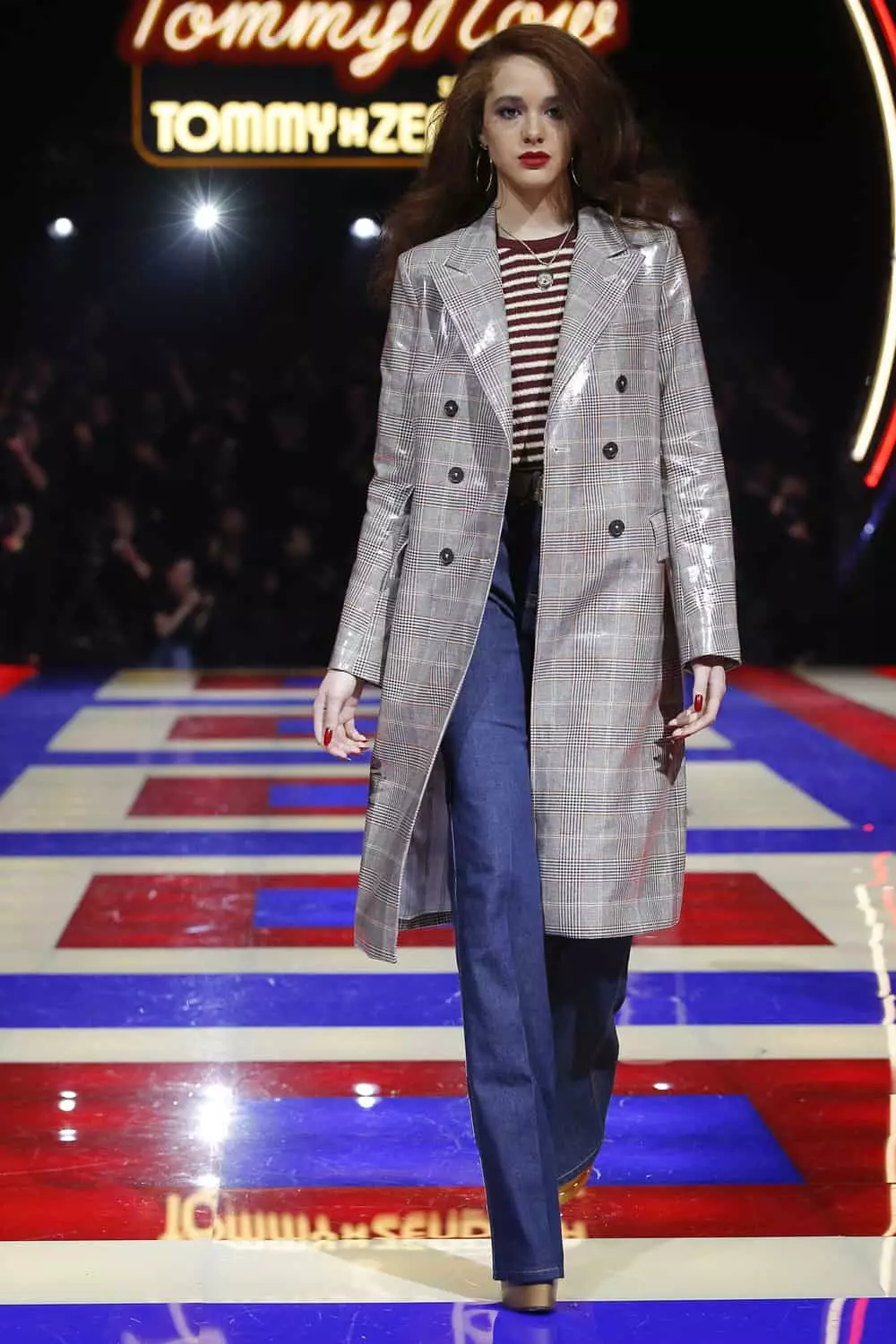 Tommy Hilfiger thiab Zendaya coj tog rau Paris Fashion Week 26864_12