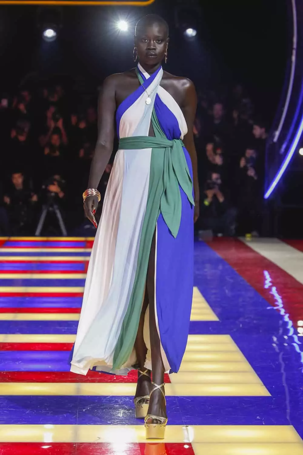 Tommy Hilfiger ແລະ Zendaya ໄດ້ພາງານລ້ຽງໄປ Paris Fashion Week 26864_20
