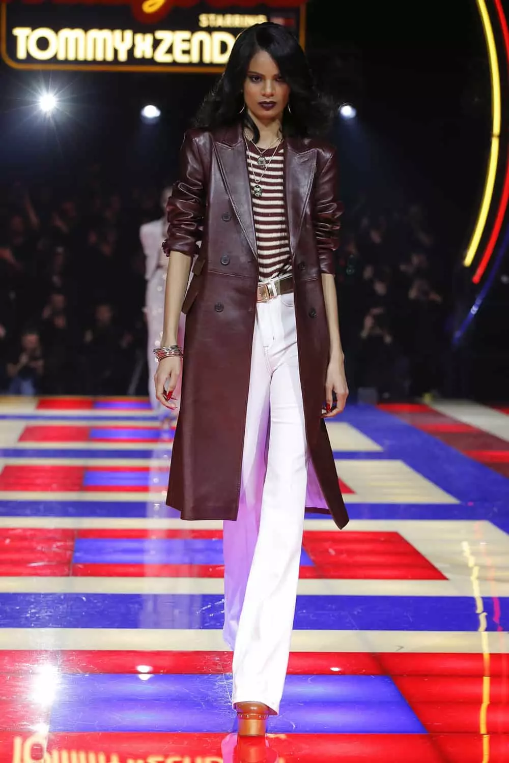 Tommy Hilfiger ແລະ Zendaya ໄດ້ພາງານລ້ຽງໄປ Paris Fashion Week 26864_22