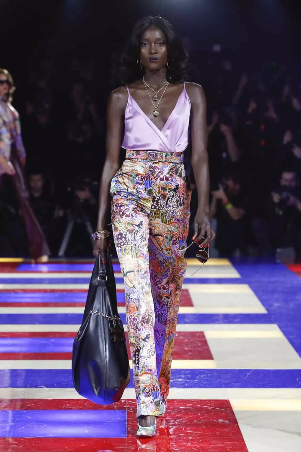 Tommy Hilfiger thiab Zendaya coj tog rau Paris Fashion Week 26864_38