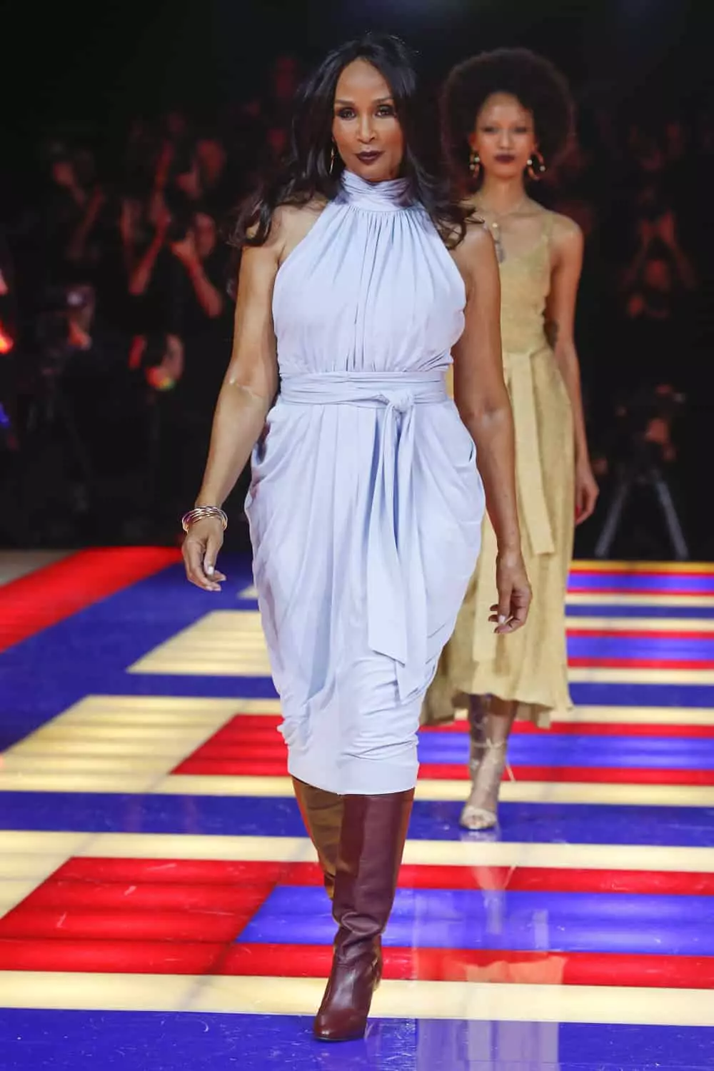 Tommy Hilfiger lan Zendaya Nggawa Pesta menyang Paris Fashion Week 26864_57