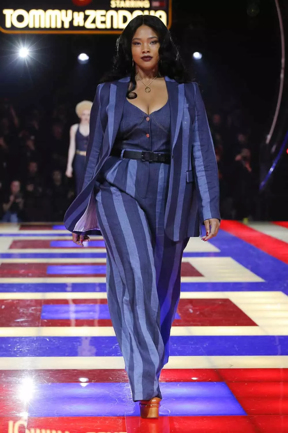 Tommy Hilfiger ແລະ Zendaya ໄດ້ພາງານລ້ຽງໄປ Paris Fashion Week 26864_60