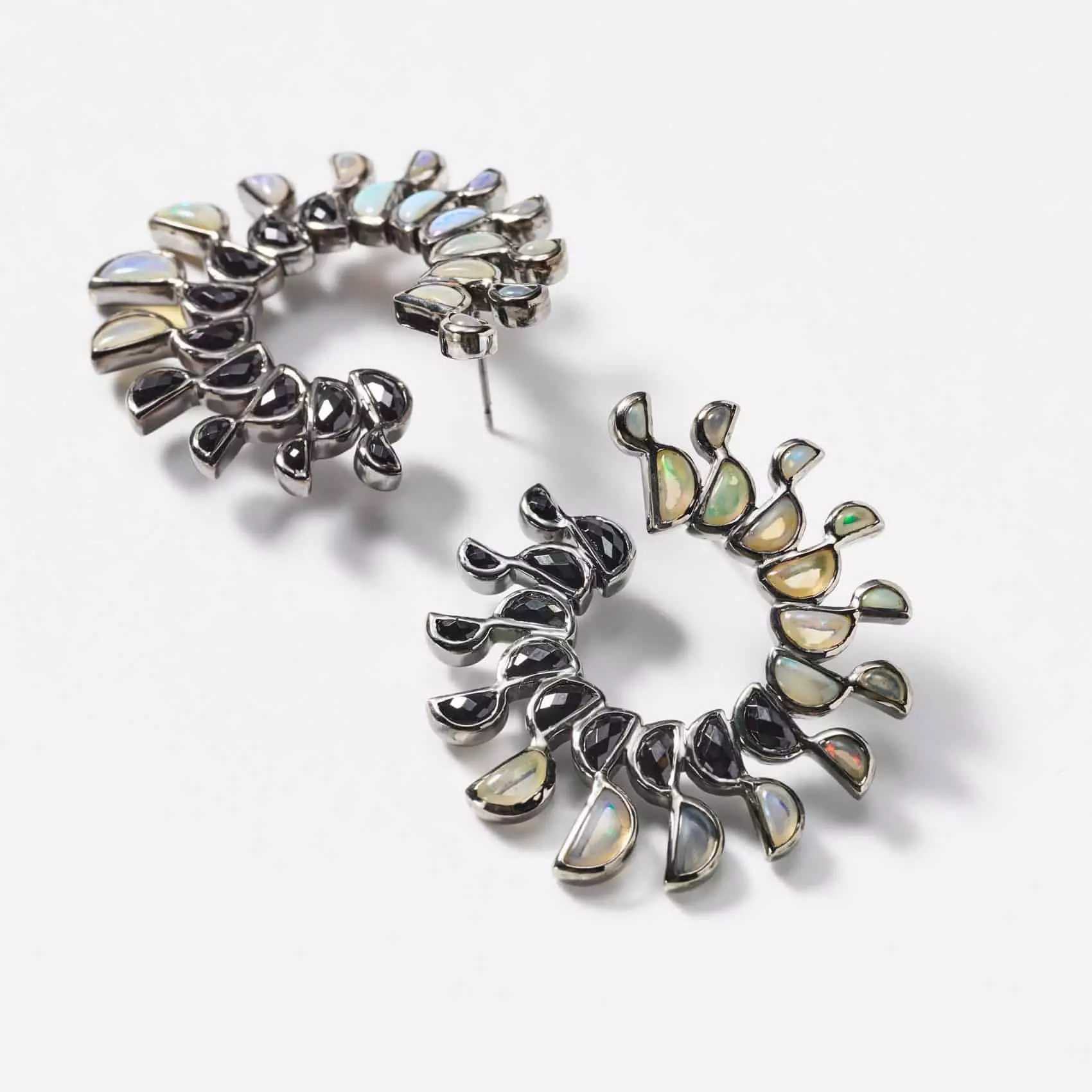 Dab tsi Nak Armstrong Ua Tom ntej: CFDA-winning Designer Launches Nqis Fine Jewelry Line Inspired By Mosaics 26967_5