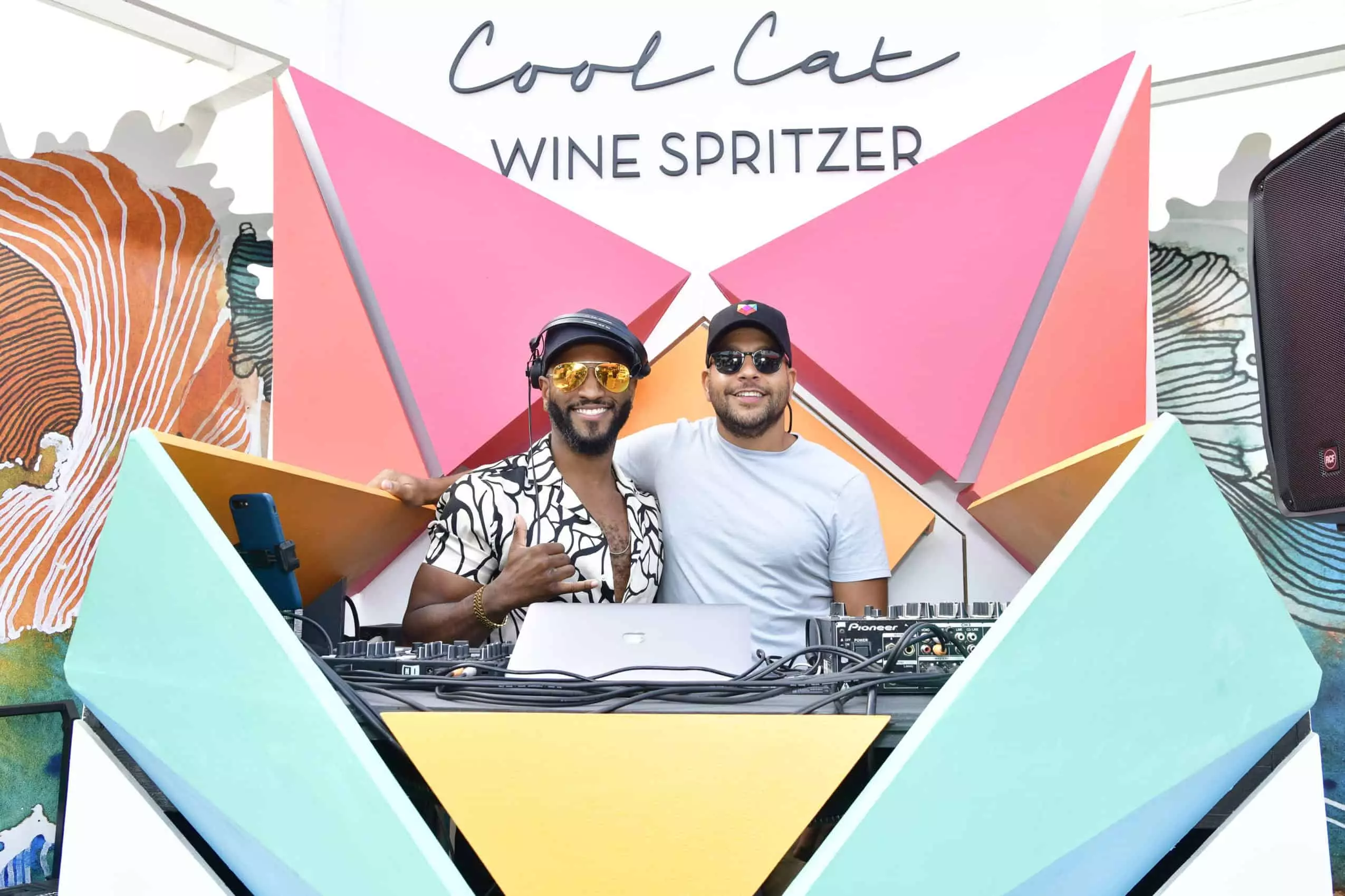 Diario: un almuerzo en el mundo del arte, la fiesta de verano del desfile, ¡y más! Cool Cat se adueña del Surf Lodge por orgullo 2767_21