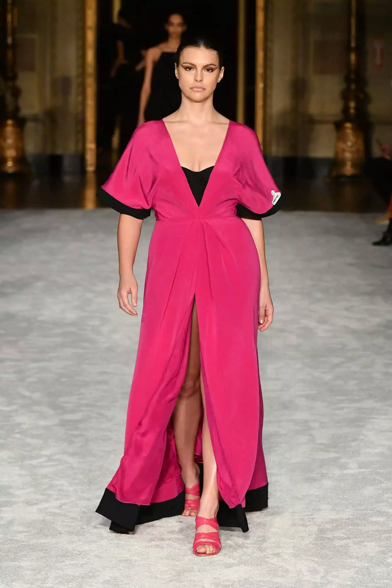 Christian Siriano Mencipta Dunia Impian Fesyen Fantasi Untuk Musim Gugur '21—Dan Kami Mahu Masuk! 2793_24