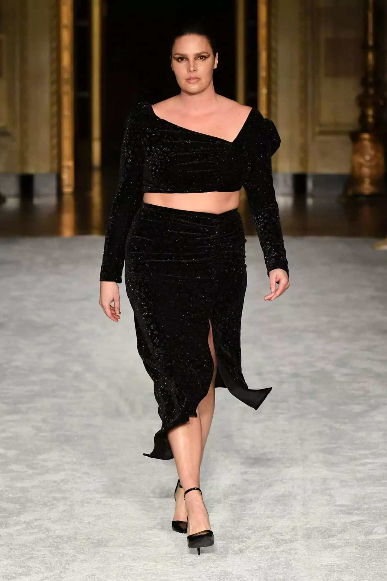 Christian Siriano Mencipta Dunia Impian Fesyen Fantasi Untuk Musim Gugur '21—Dan Kami Mahu Masuk! 2793_42