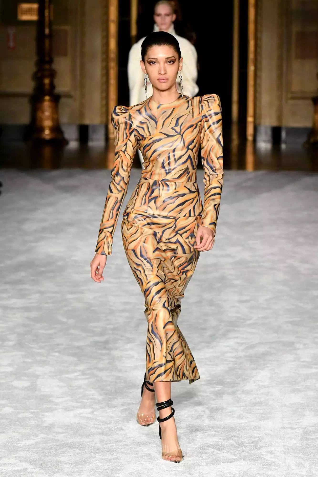 Christian Siriano Mencipta Dunia Impian Fesyen Fantasi Untuk Musim Gugur '21—Dan Kami Mahu Masuk! 2793_7