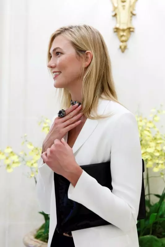 Karlie Kloss wznosi toast w Atelier Swarovski w Paryżu 27948_7