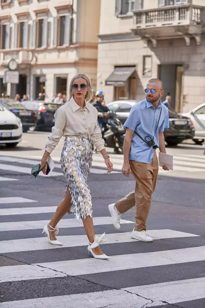 75 najkrajších pouličných lookov z týždňa módy v Miláne 28493_28