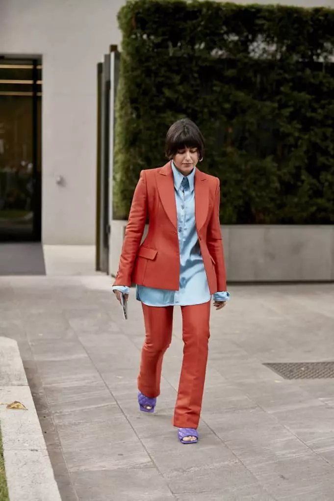 75 najkrajších pouličných lookov z týždňa módy v Miláne 28493_43