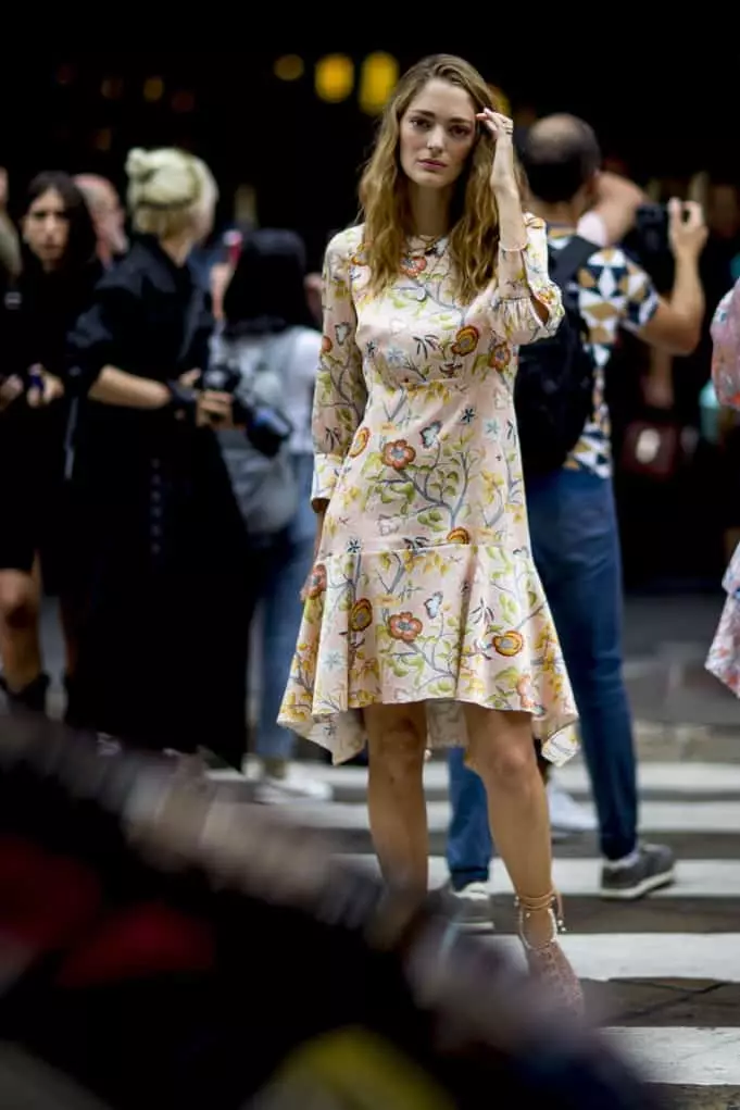 75 najkrajších pouličných lookov z týždňa módy v Miláne 28493_67