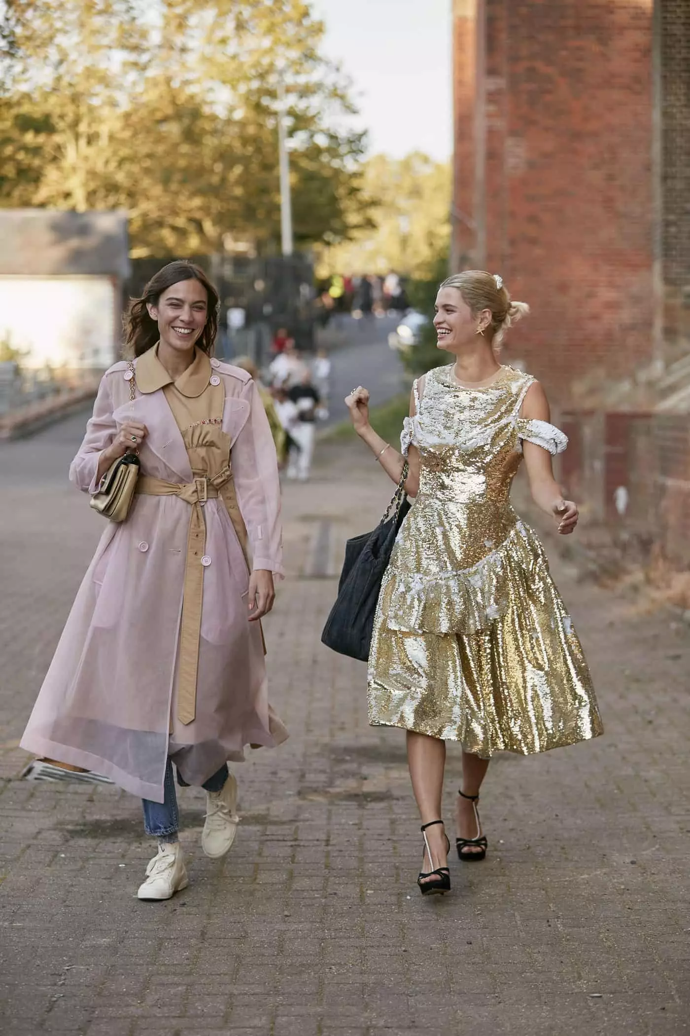 51 Best Street Style Looks Mula sa London Fashion Week 28494_17