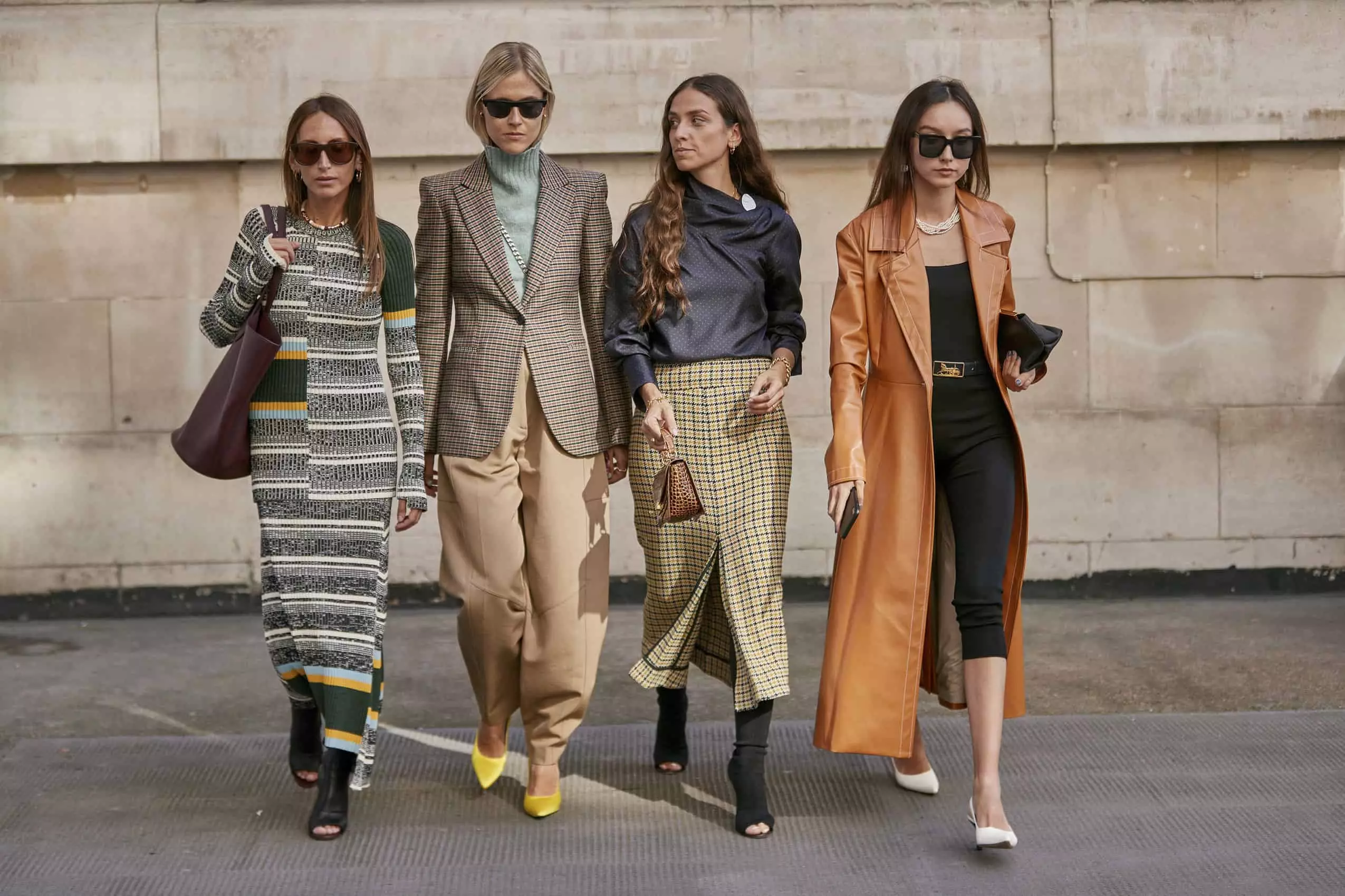 51 Best Street Style Looks Mula sa London Fashion Week 28494_22