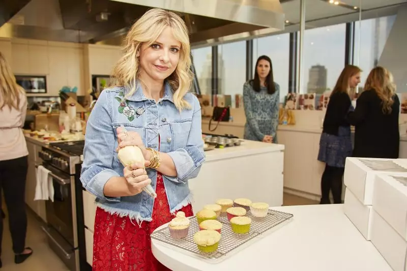 Sarah Michelle Gellar sur son nouveau livre de cuisine, la couverture de la réunion de « Buffy contre les vampires » et plus encore 28804_2