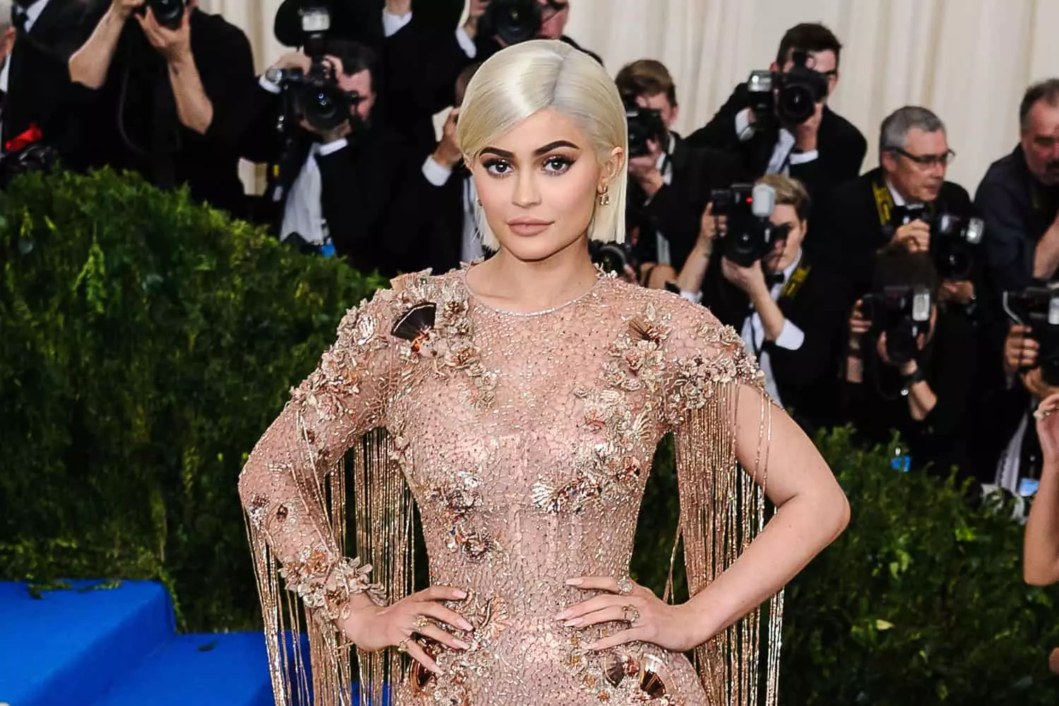 Kylie Jenner è ufficialmente una miliardaria, Adwoa Aboah ora è una Barbie