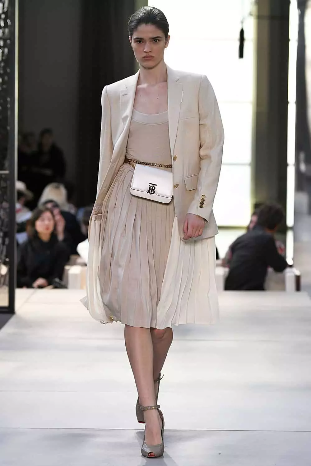 Vuit coses que cal saber sobre el debut de Burberry de Riccardo Tisci 29093_22