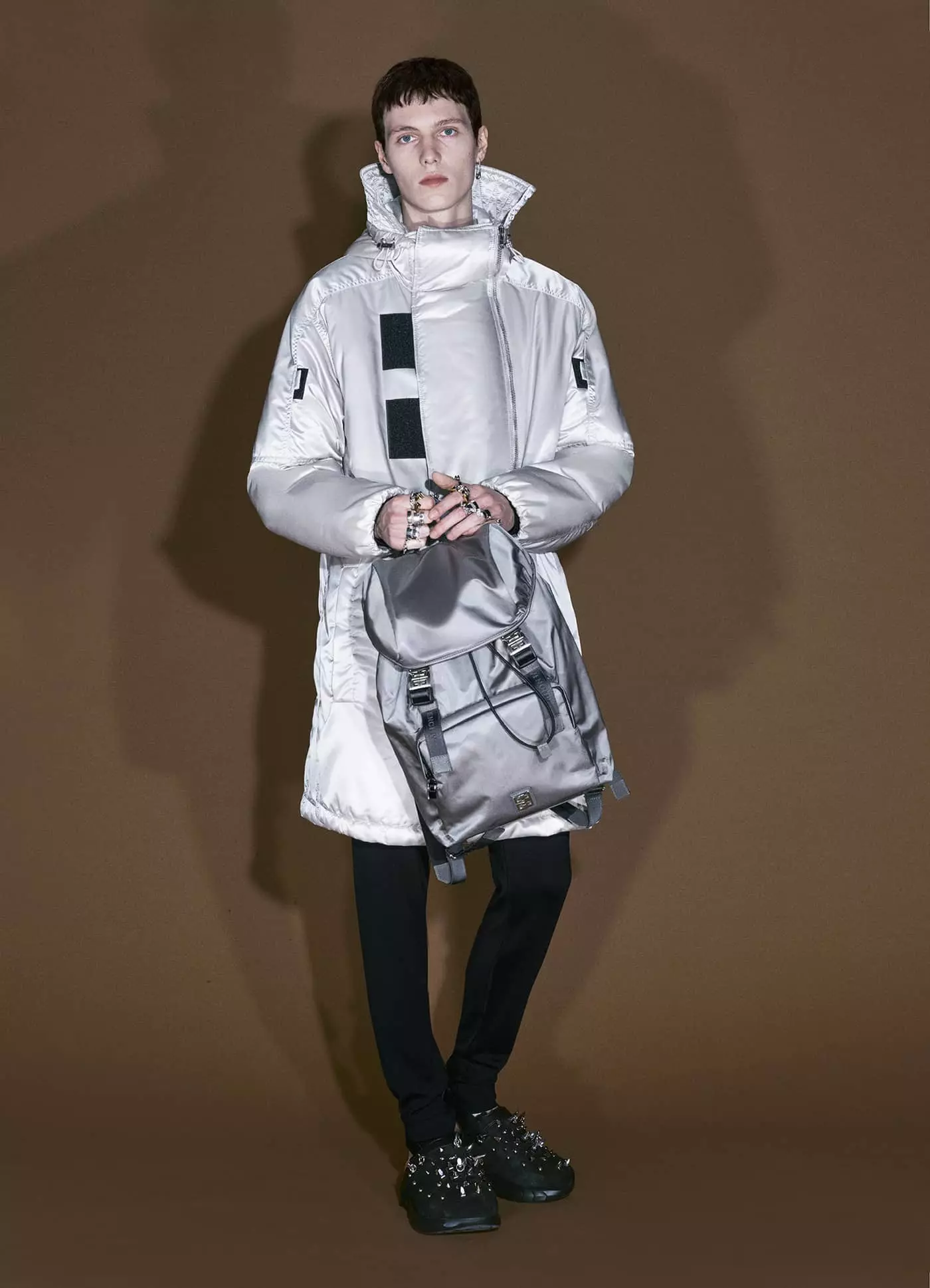 Givenchy Pre-Fall '21 Piştrast dike ku Matthew M. Williams Yek To Watch e 2962_15