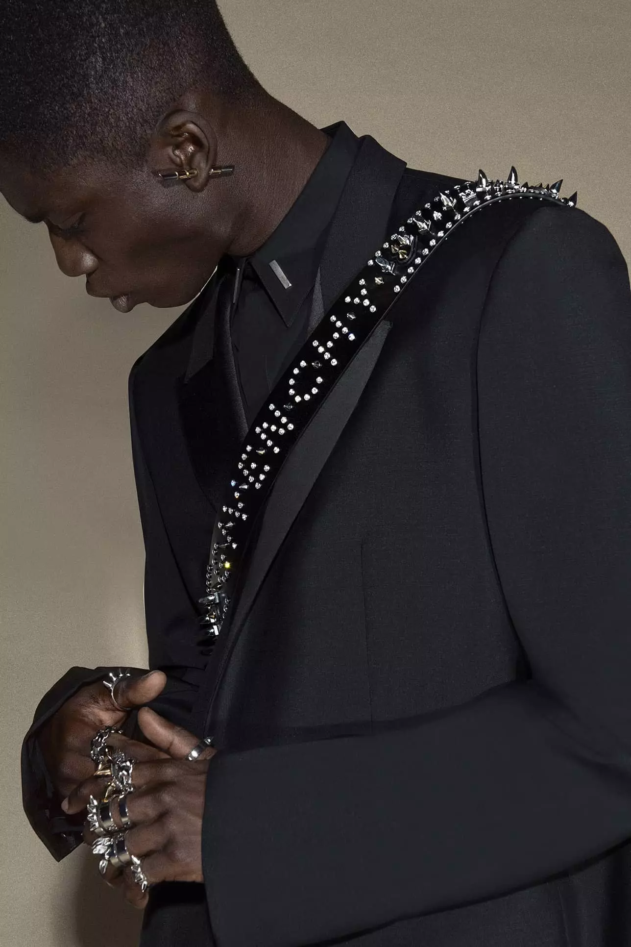 Givenchy Pre-Fall '21 Inosimbisa Matthew M. Williams Ndiye Mumwe Wekutarisa 2962_3
