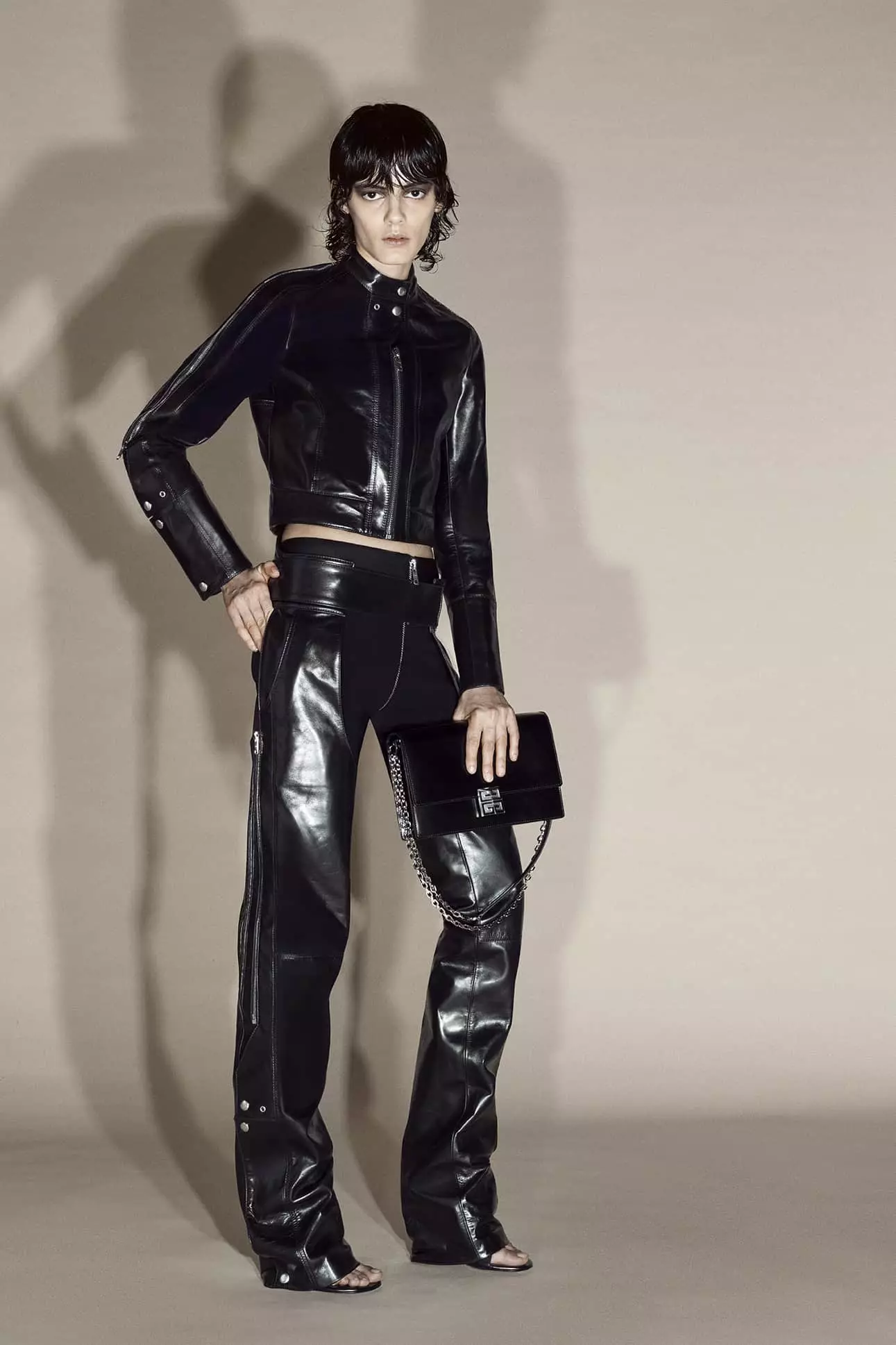 Givenchy Pre-Fall '21 potrjuje, da je Matthew M. Williams tisti, ki ga je treba gledati 2962_34