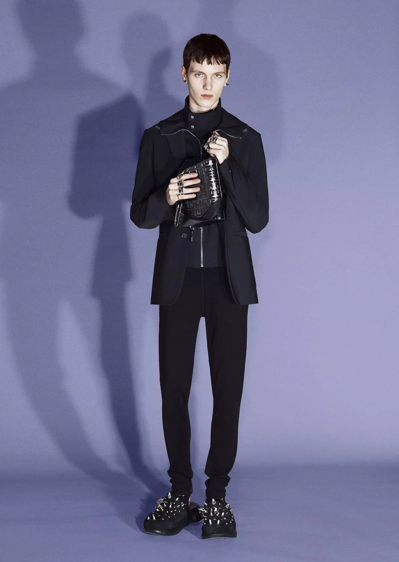 Givenchy Pre-Fall '21 potrjuje, da je Matthew M. Williams tisti, ki ga je treba gledati 2962_45