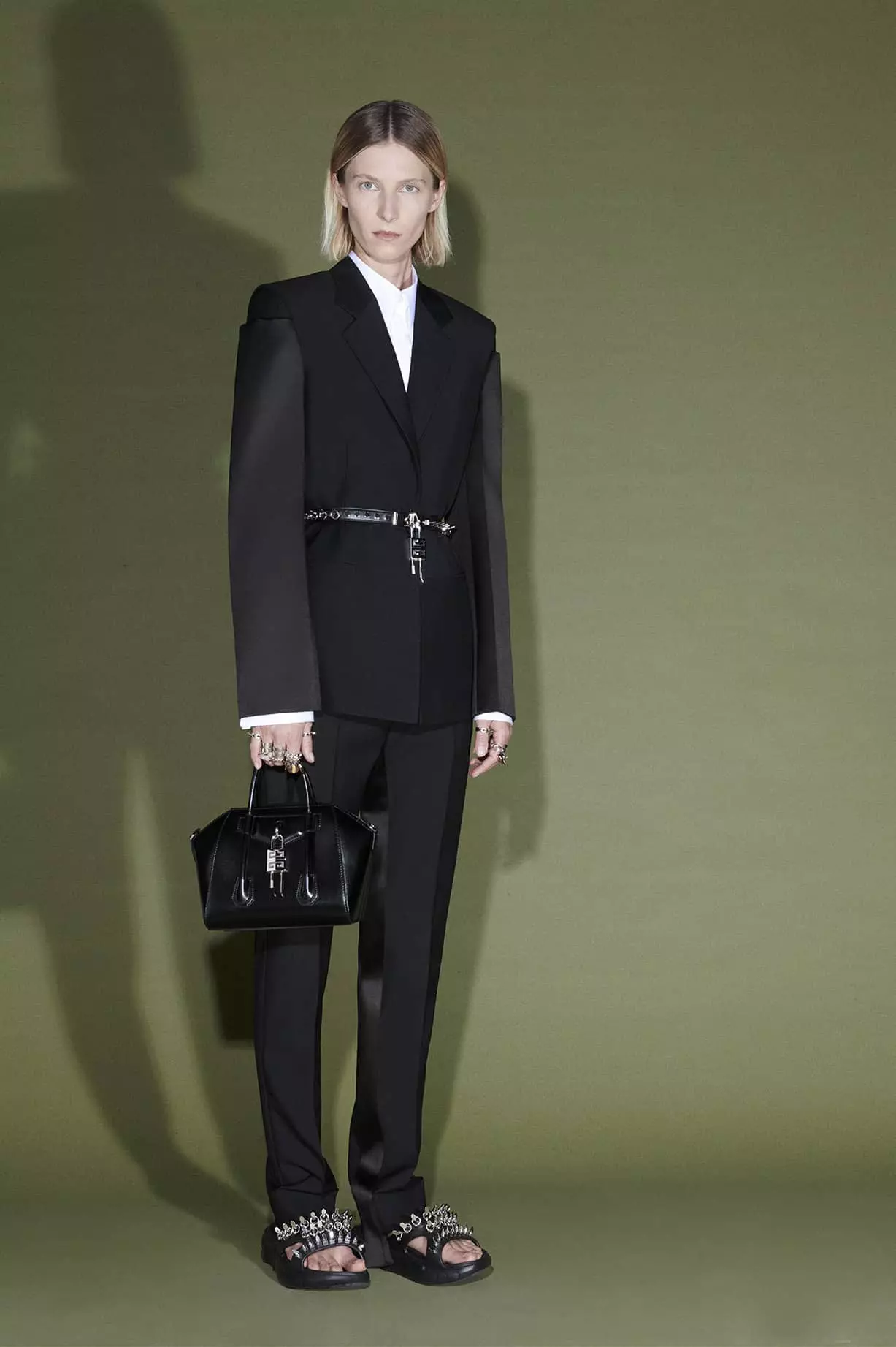 Givenchy Pre-Fall '21 potrjuje, da je Matthew M. Williams tisti, ki ga je treba gledati 2962_5