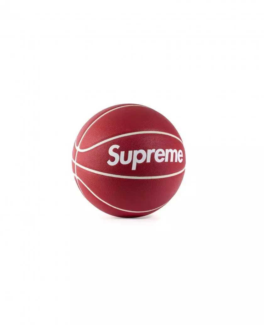 Supreme Auction prova que as pessoas farão qualquer coisa por um logotipo 29718_10