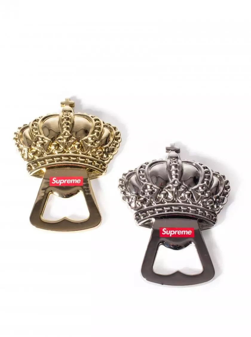 Supreme Auction prova que as pessoas farão qualquer coisa por um logotipo 29718_19