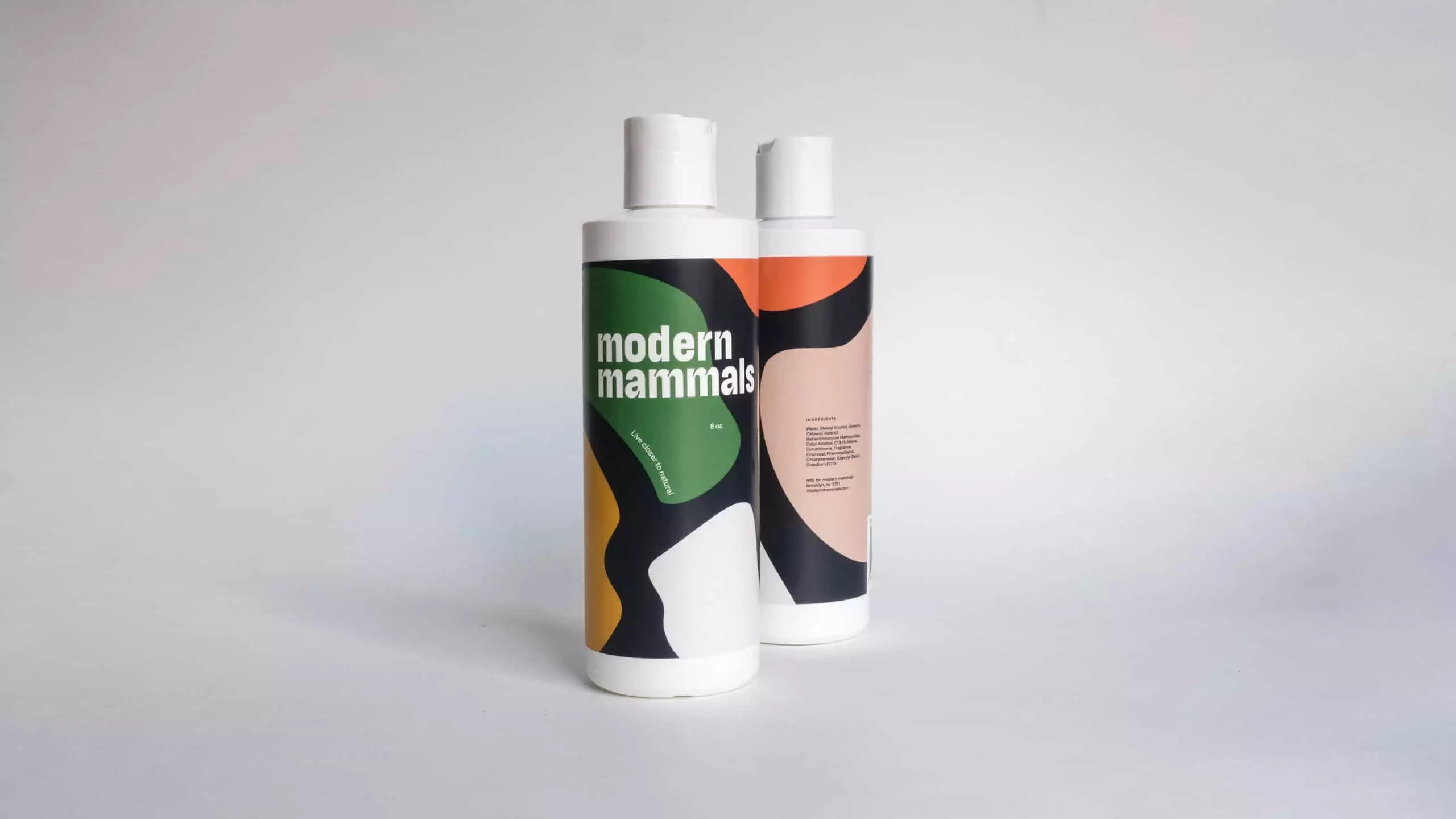 I mammiferi moderni hanno lanciato uno shampoo rivoluzionario per gli uomini e c'è un motivo per cui continua a vendersi!