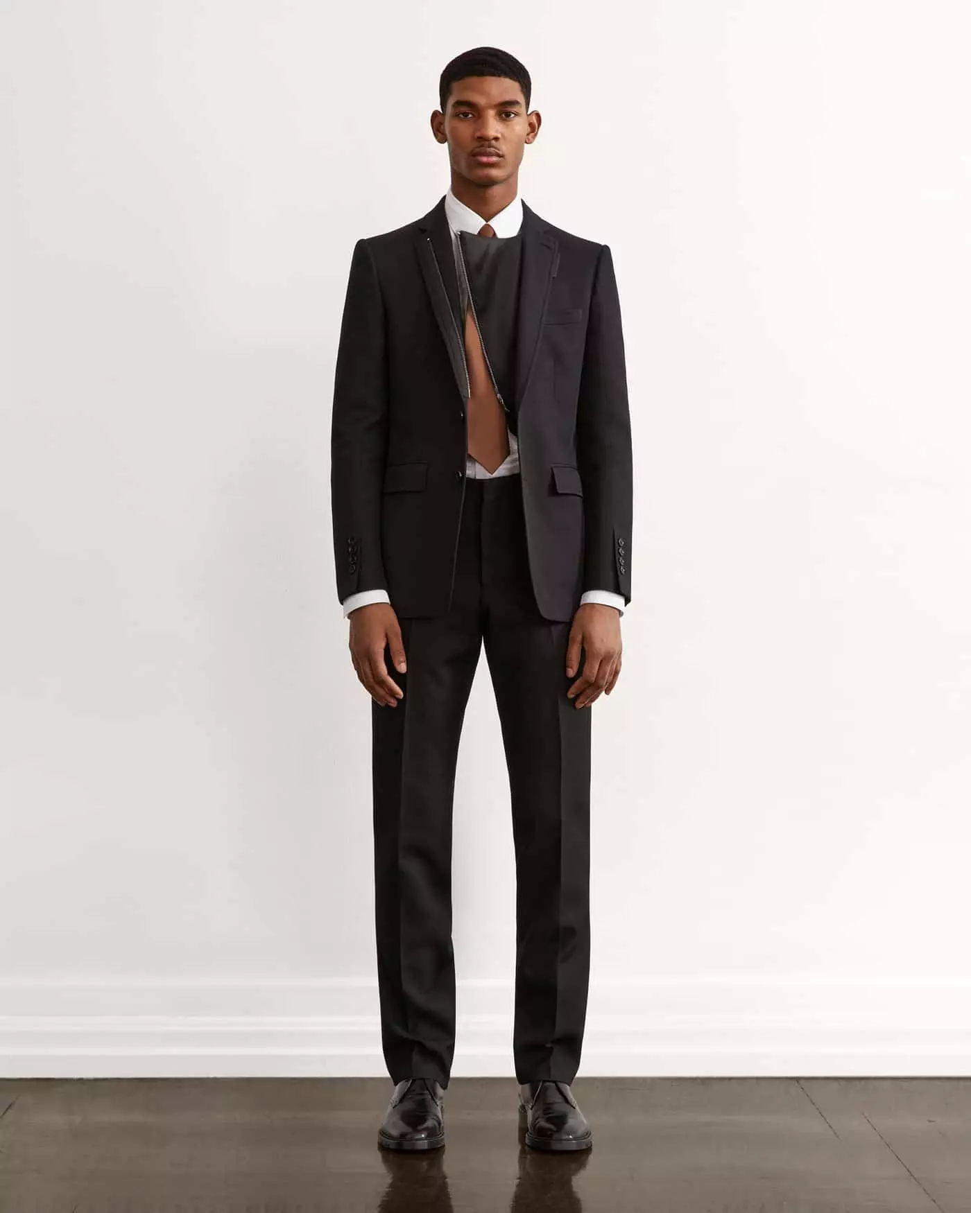 Burberry Pre-Fall '21 er en uniform til udendørs brug - men ikke som du kunne forestille dig det 2983_25