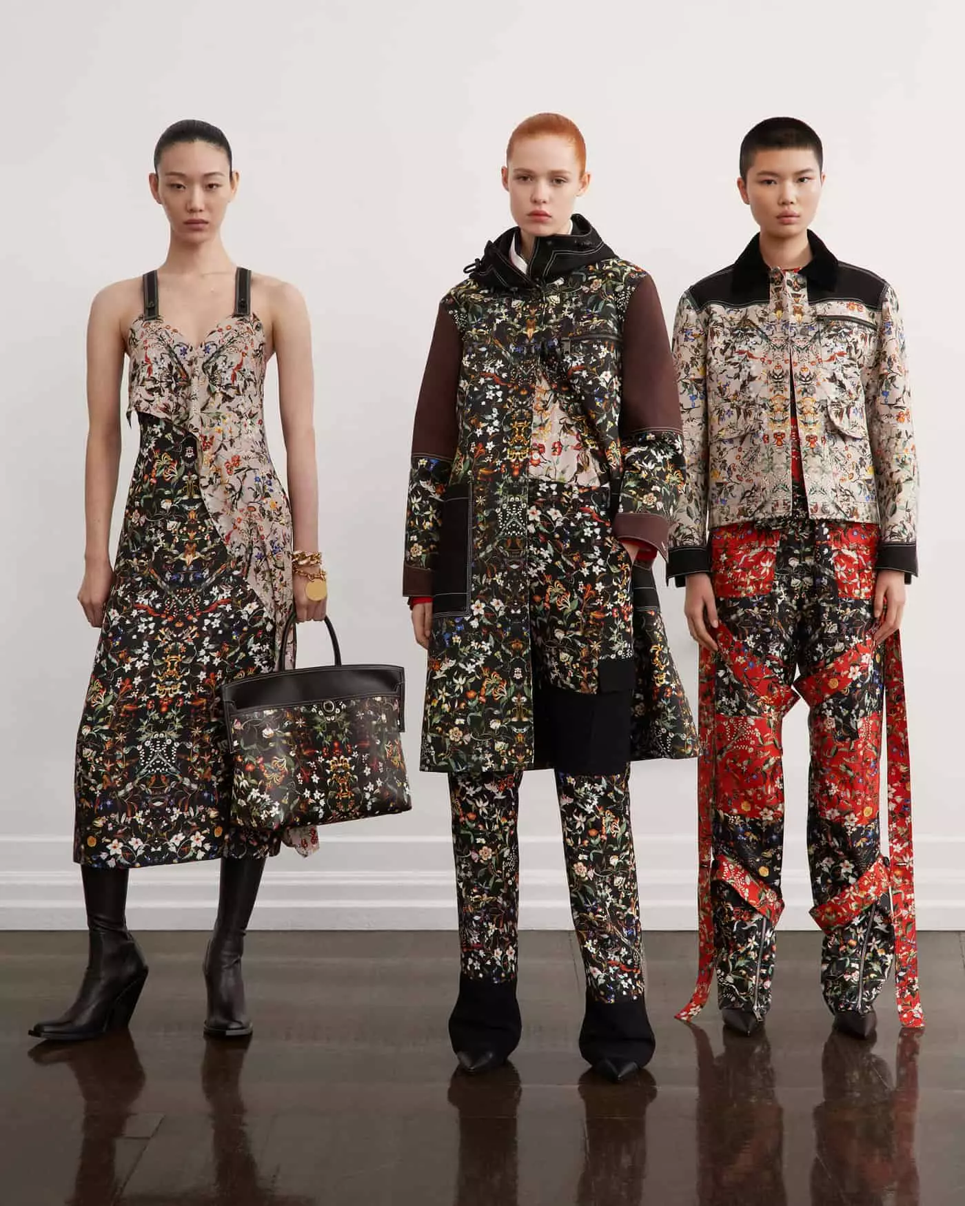 Burberry Pre-Fall ’21 este o uniformă pentru exterior, dar nu așa cum ți-ai imagina 2983_30