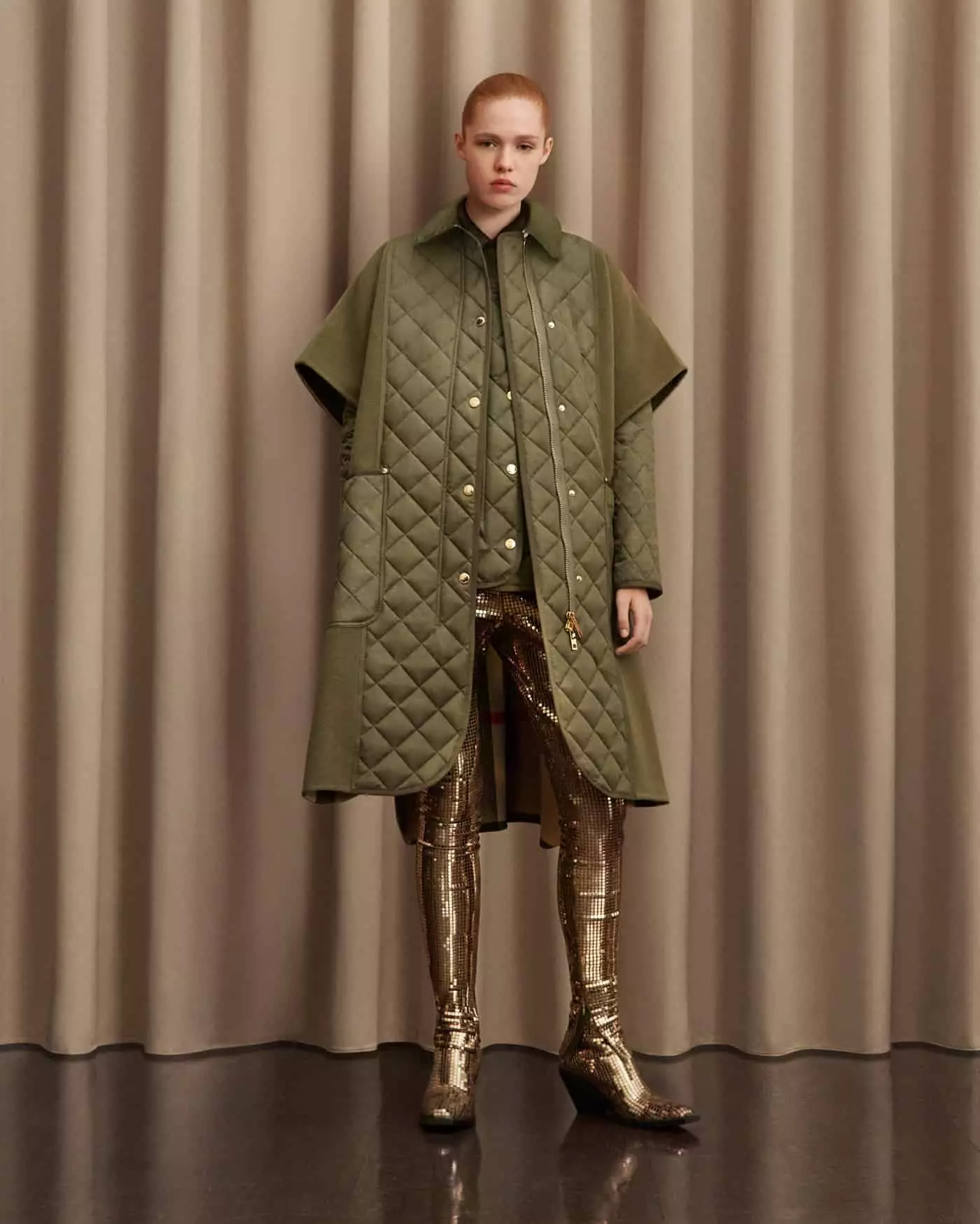 Burberry Pre-Fall '21 açıq havada bir geyimdir, lakin təsəvvür etdiyiniz kimi deyil 2983_5