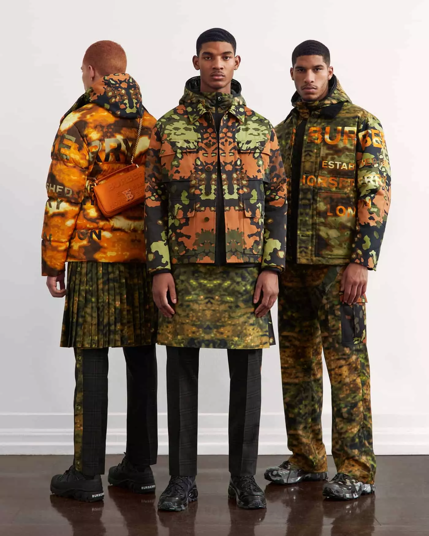 Burberry Pre-Fall '21 er en uniform til udendørs brug - men ikke som du kunne forestille dig det 2983_6