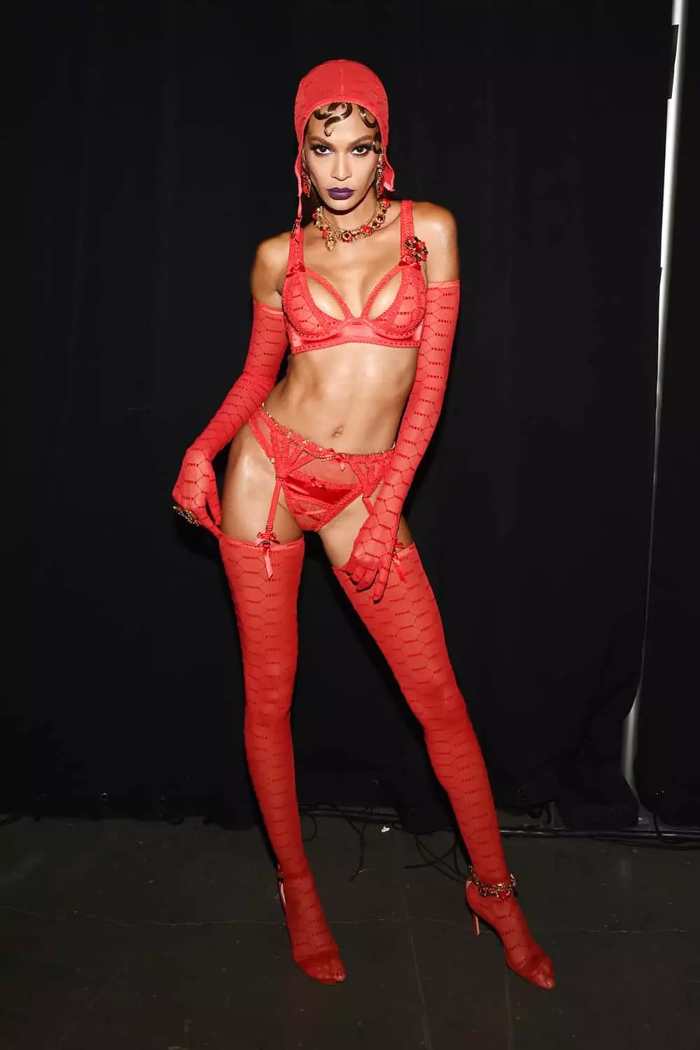Amazon công bố cái nhìn đầu tiên về Rihanna’s Savage X Fenty Show 29851_18